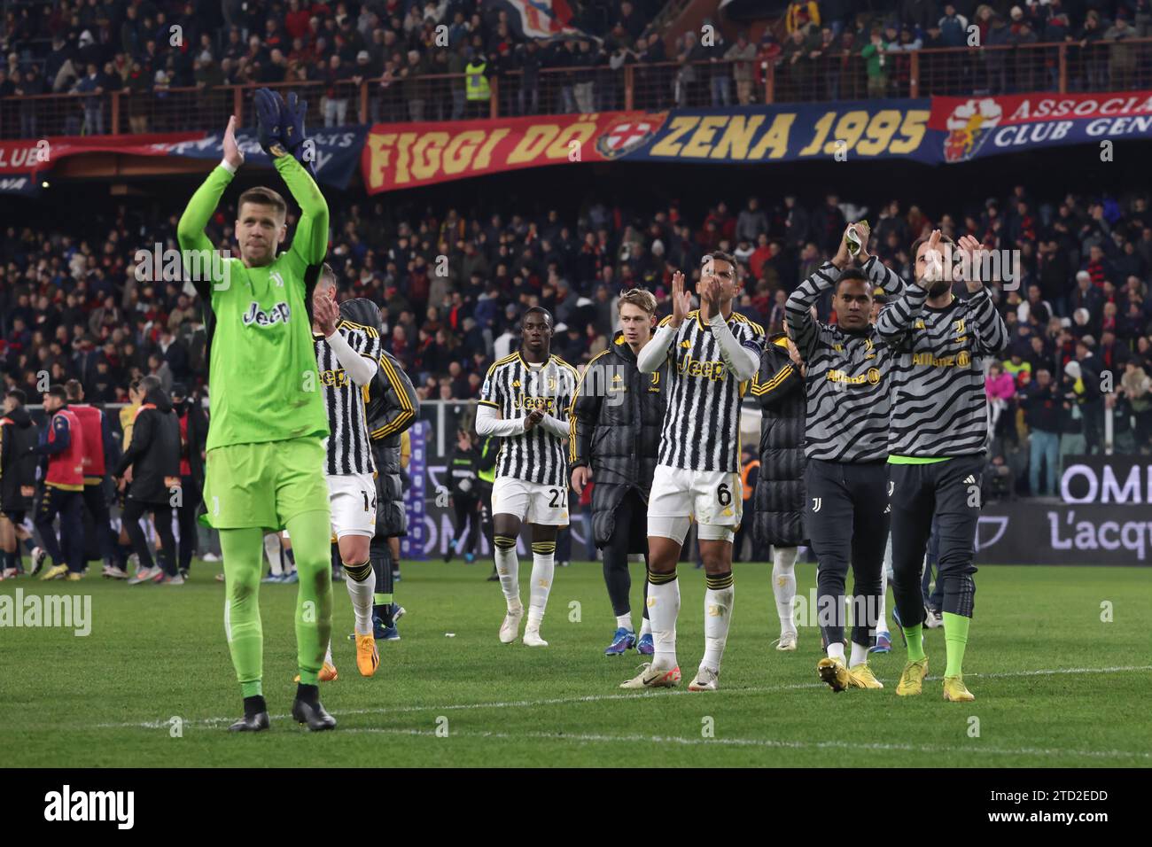 Genoa, Italy, 15th December 2023. Juventus players applaud the fans ...