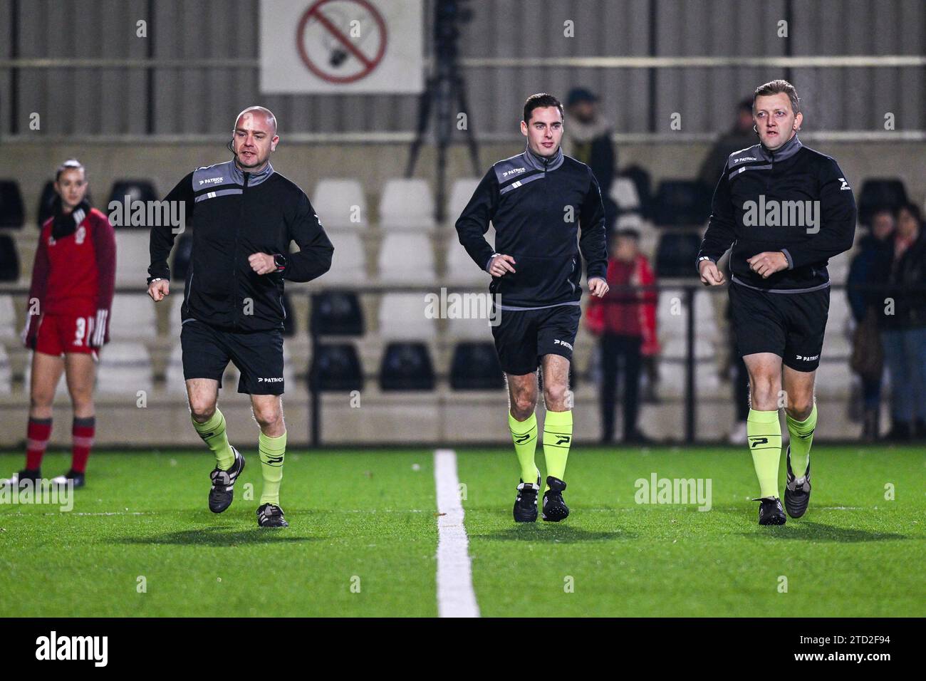 assistant referee Christophe Remy , referee Kevin Desimpele , assistant referee Pascal Leduc ...
