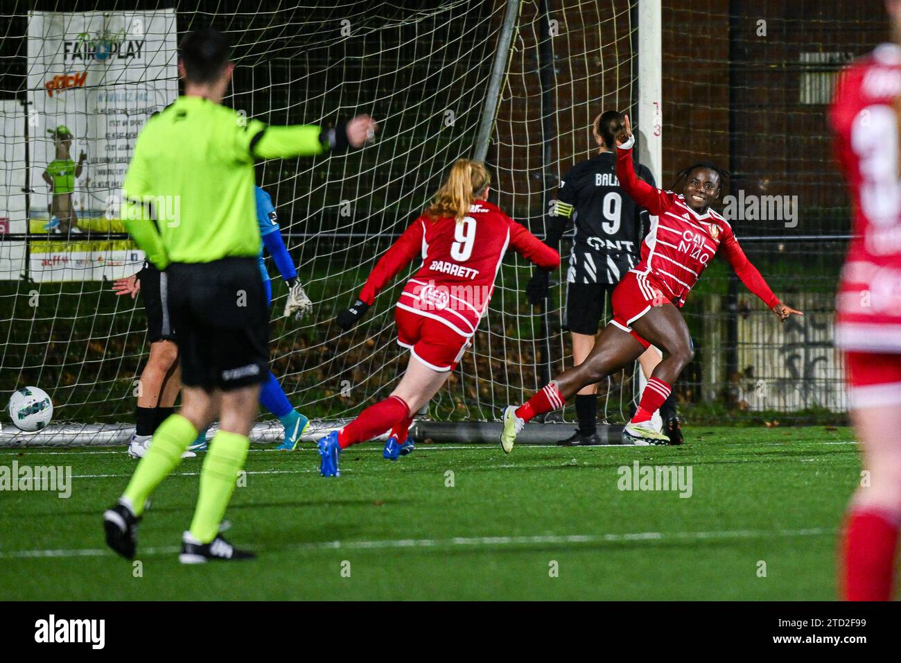 Welma Fon (22) of Standard scores 0-2 and Standard can celebrate during ...