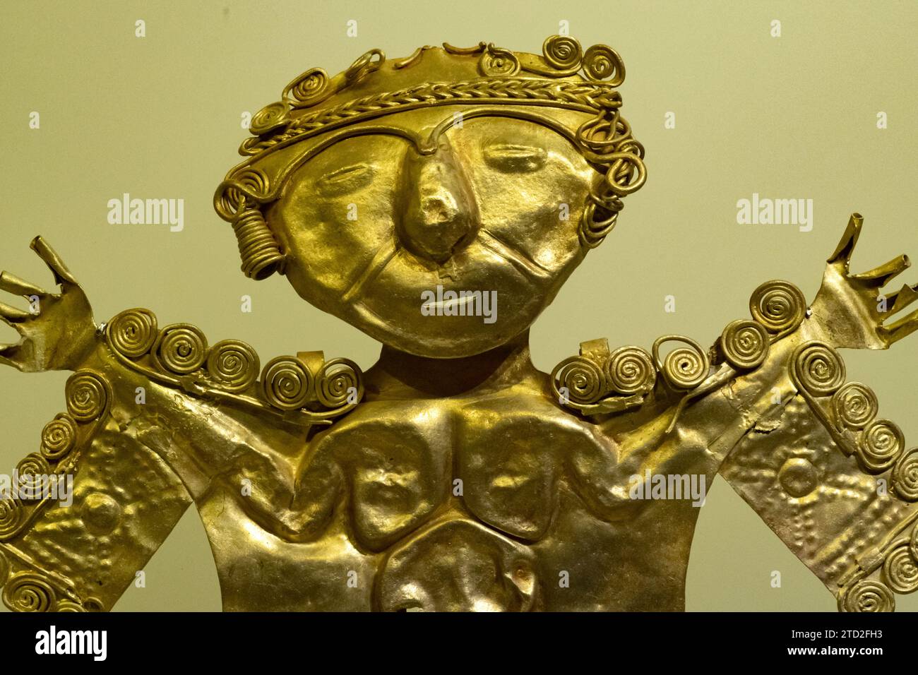 Figure of gold, Museo del Oro, Bogota, Columbia Stock Photo - Alamy