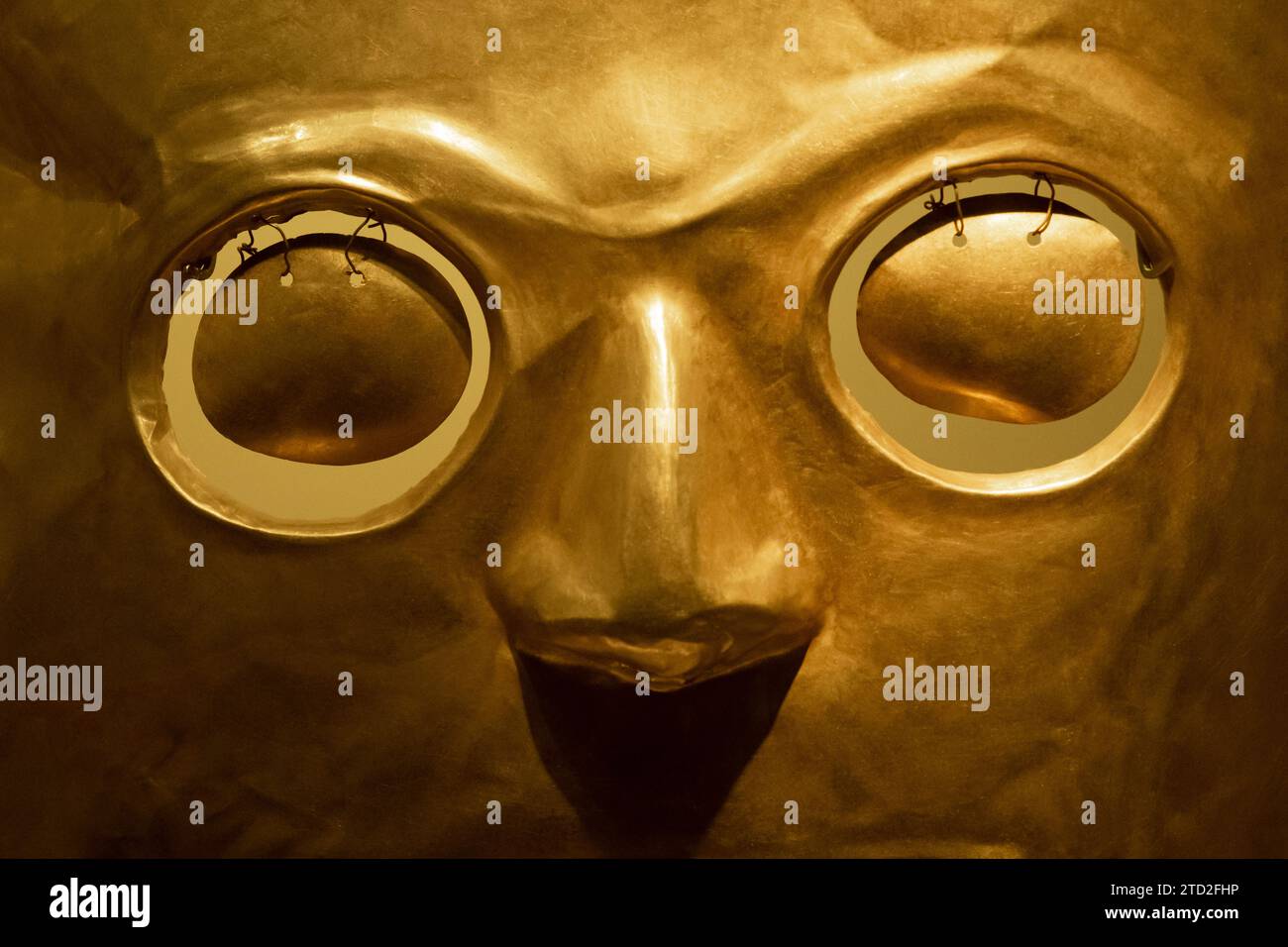 Gold mask museo del oro hi-res stock photography and images - Alamy