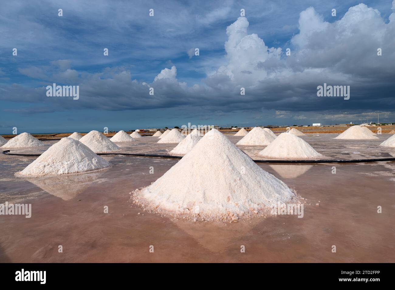 Hand drying hi-res stock photography and images - Alamy