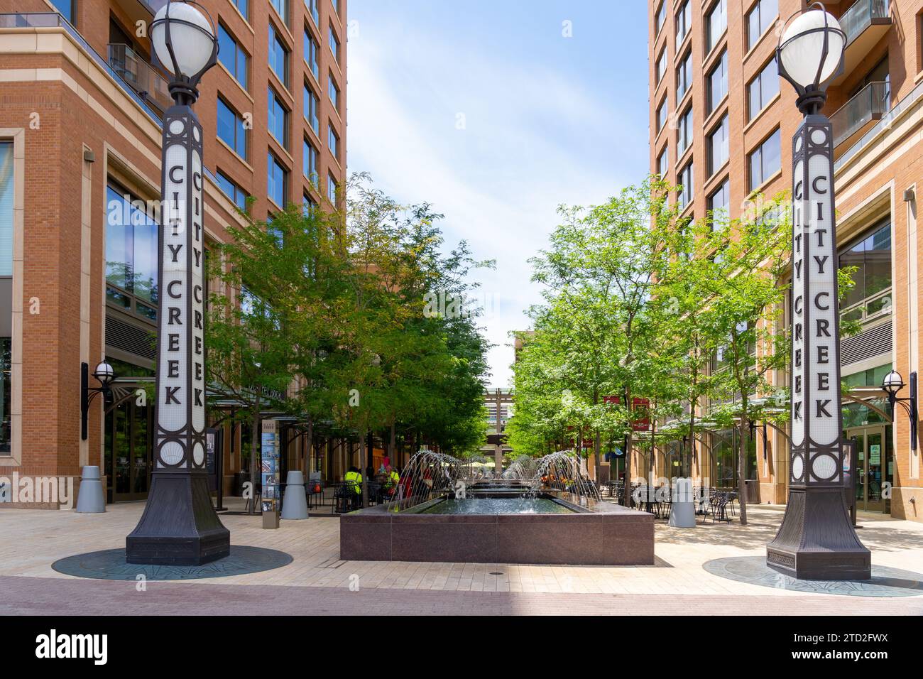 Fountain in center lake city hi-res stock photography and images - Alamy