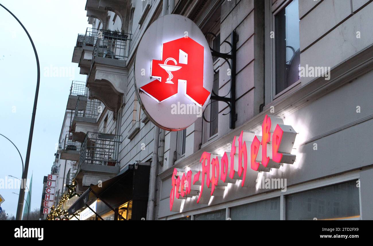 Das Apotheken-A ist über einer Apotheke in Eppendorf angebracht ...