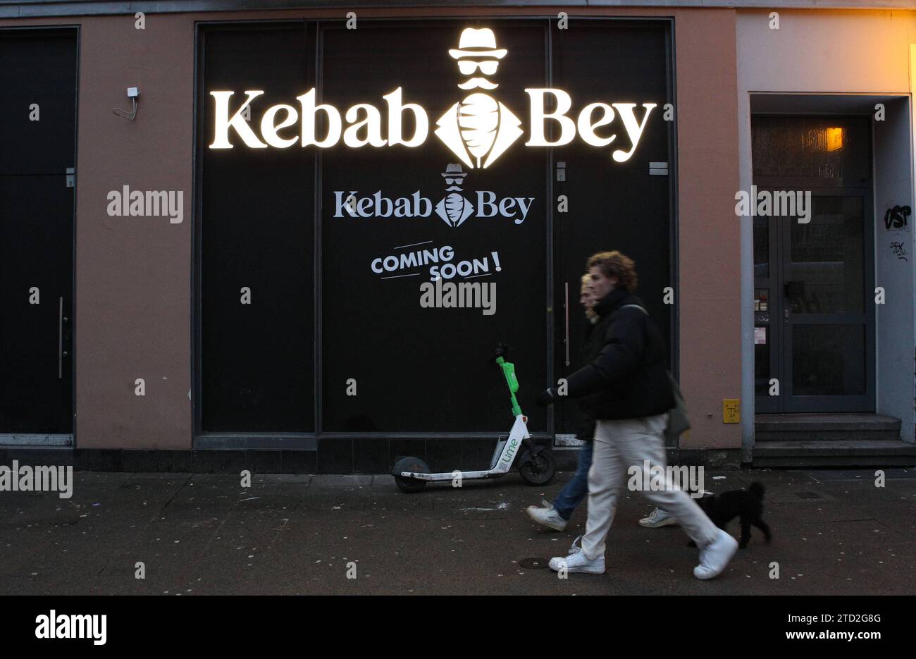 Außenansicht von Kebab Bey, einem noch nicht geöffneten Dönerimbiss in Eppendorf. Eppendorf ...