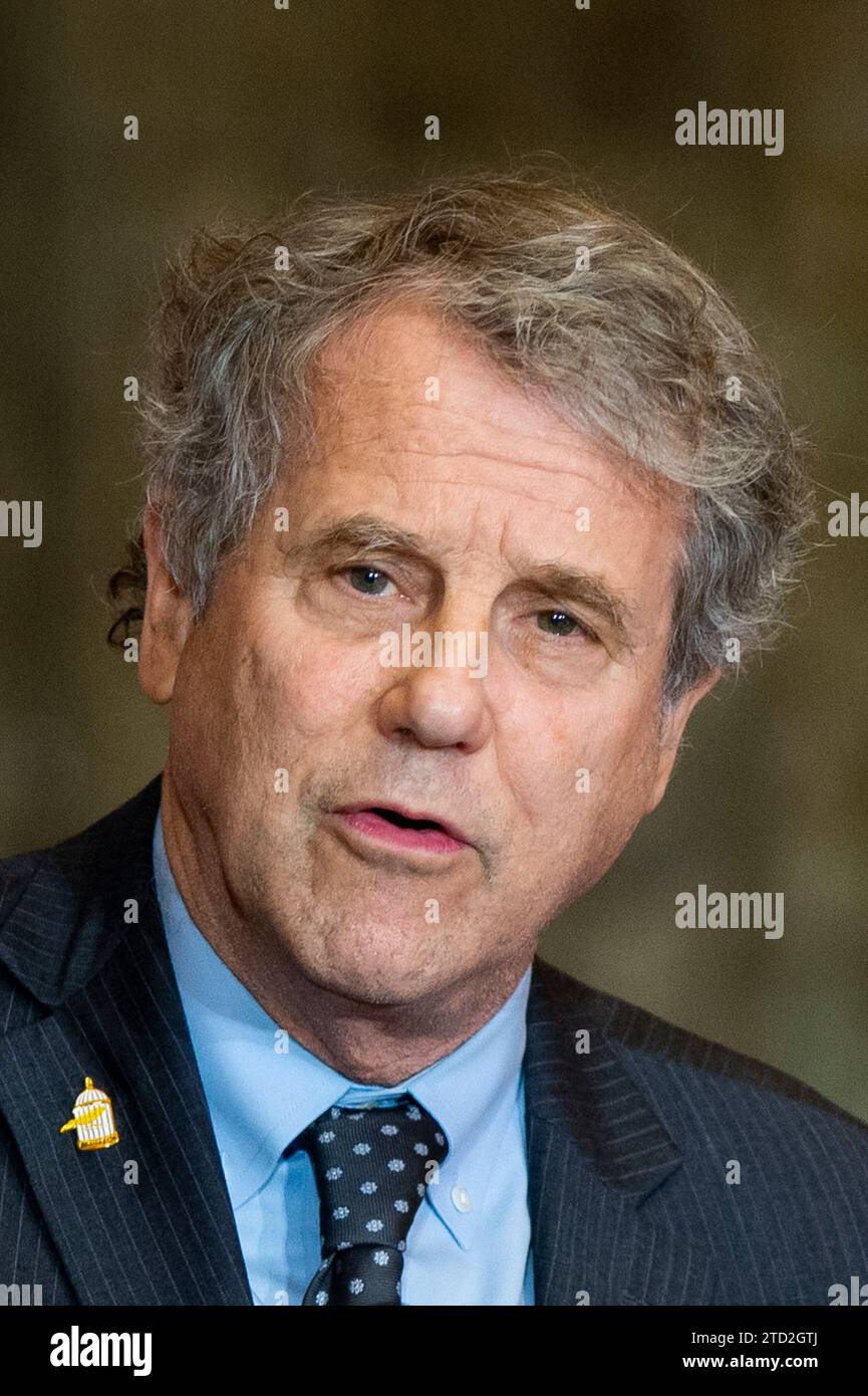 United States Senator Sherrod Brown (Democrat of Ohio) offers remarks ...