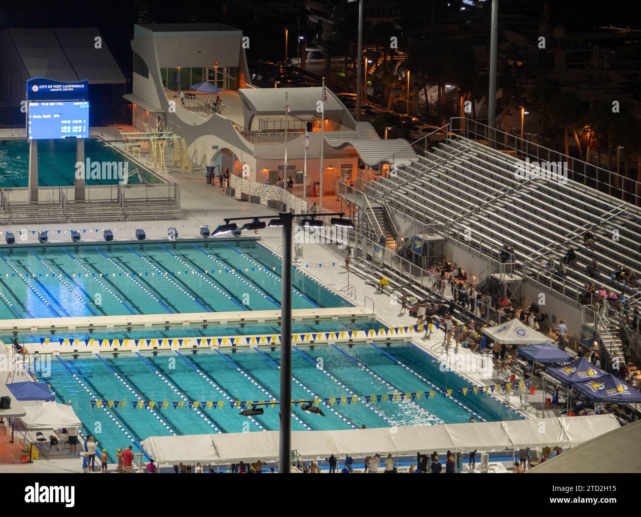 Spectators in Fort Lauderdale Aquatic Complex Stock Photo - Alamy