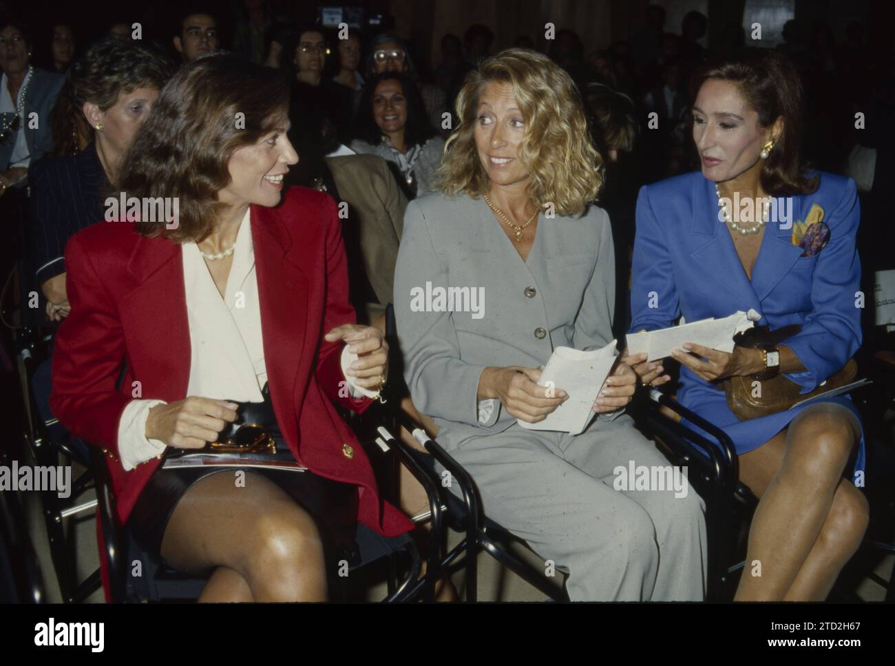 Madrid, 09/25/1990. Cibeles Footbridge. Elena de Borbón Barucci (center ...