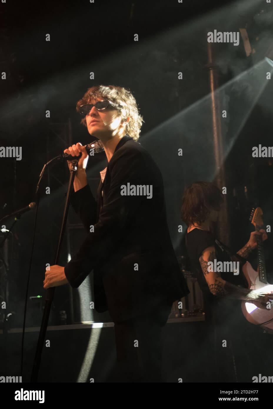The lead singer of the darkness hi-res stock photography and images - Alamy