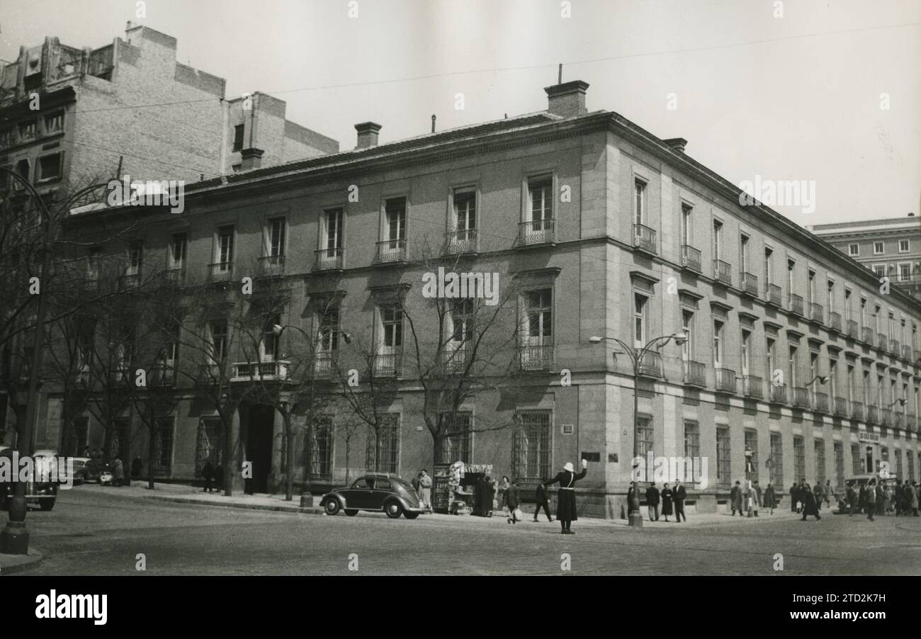 Madrid, 1960 (CA.). View of the palace of the Dukes of Villahermosa ...