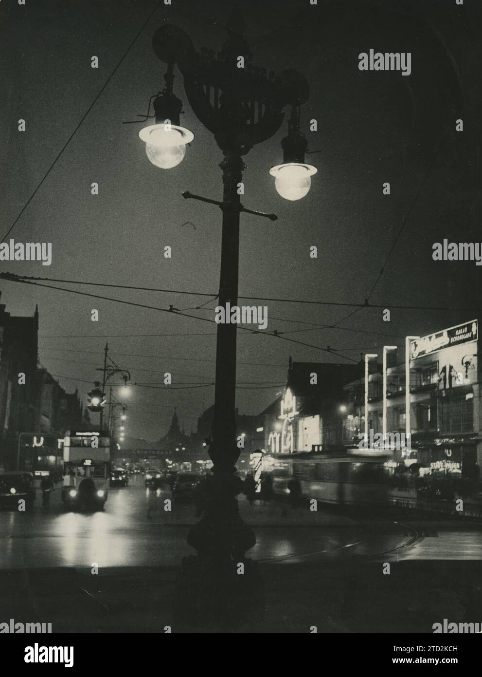 Berlin (Germany), 1933. Hardenbergstrasse, next to the zoo station ...