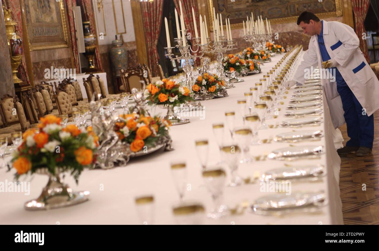 Madrid, 02/22/2017. Table preparations for a gala dinner at the Royal ...