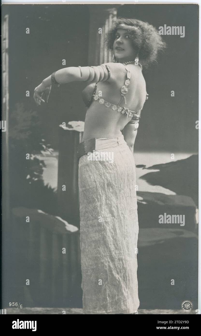 Dance of salome hi-res stock photography and images - Alamy