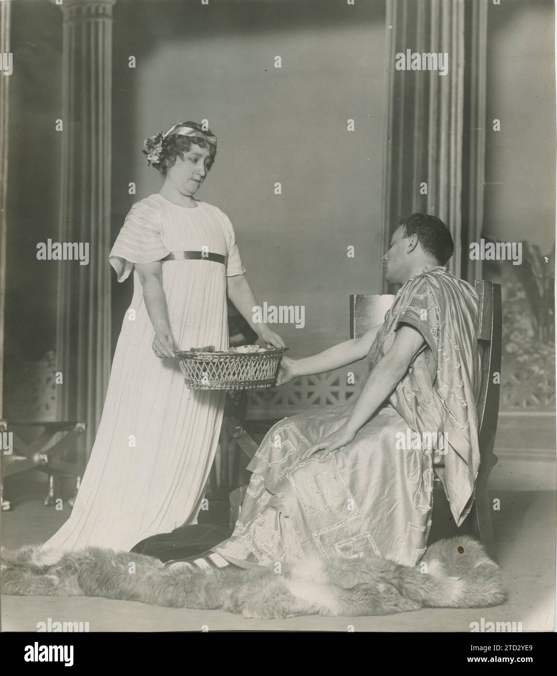 Madrid, 12/03/1909. Premiere at the Spanish Theater. Mrs. Carmen Cobeña ...