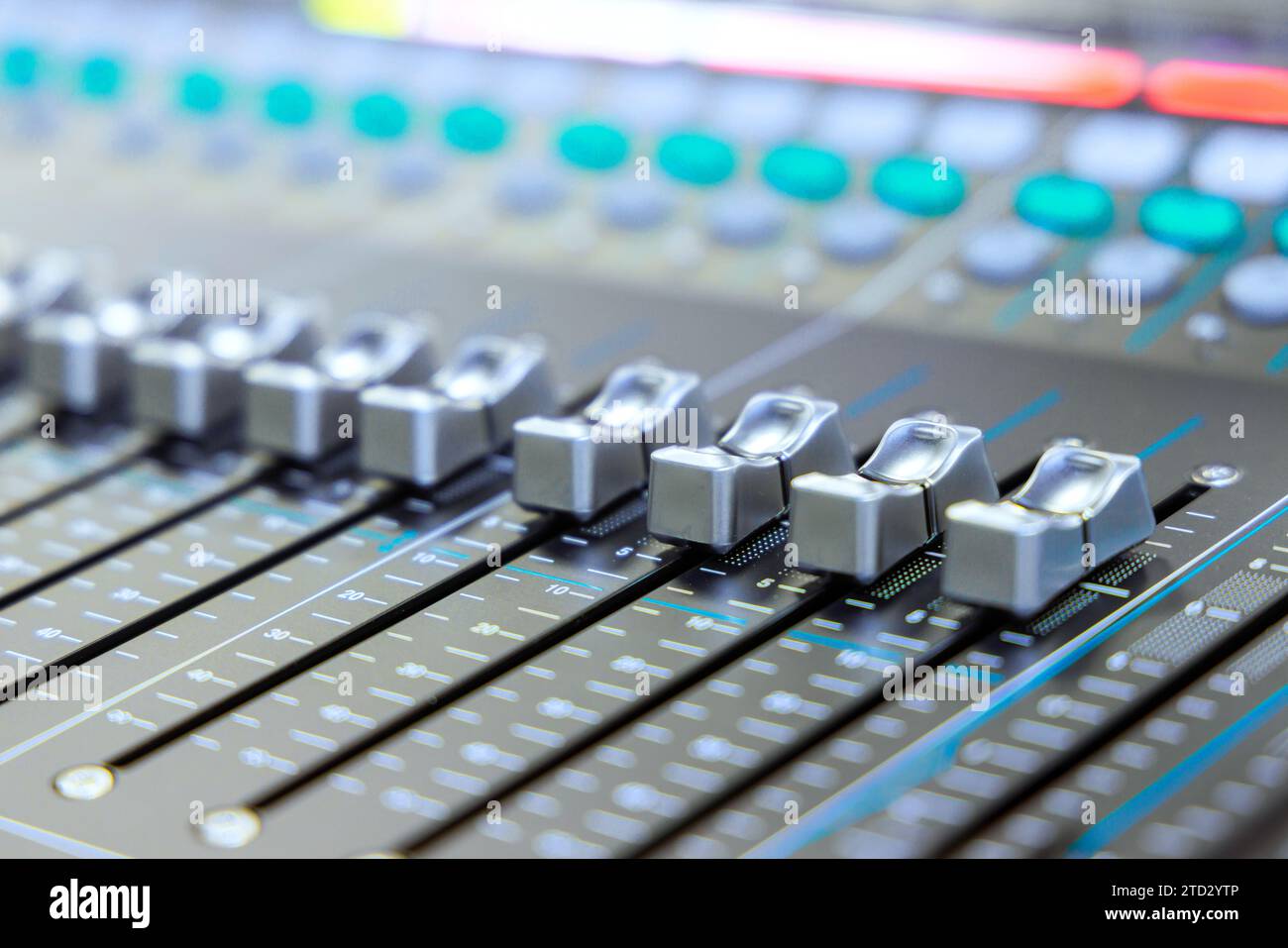 Dj mixers hi-res stock photography and images - Alamy