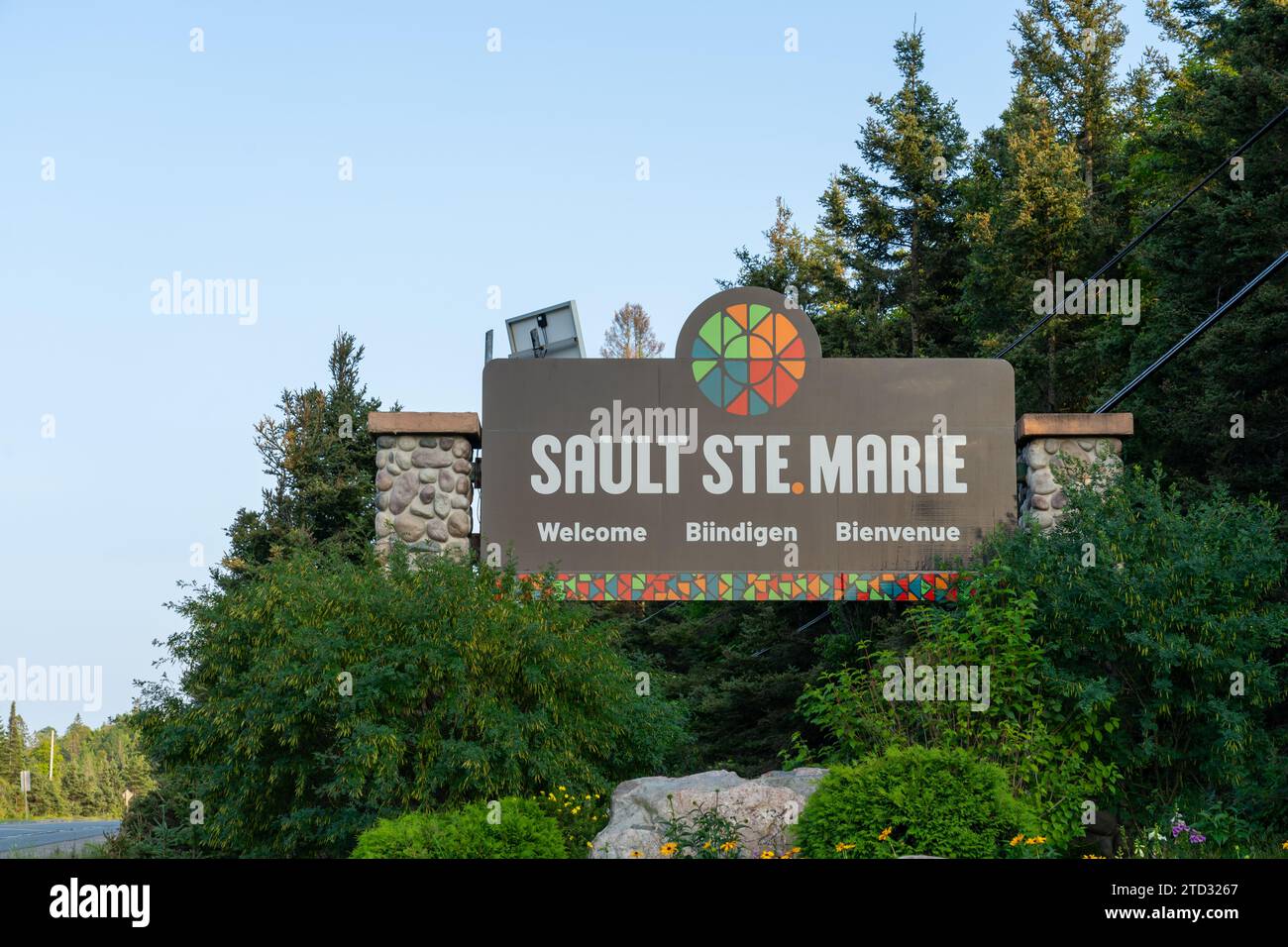 Sault Ste. Marie welcome signage in Ontario, Canada Stock Photo - Alamy
