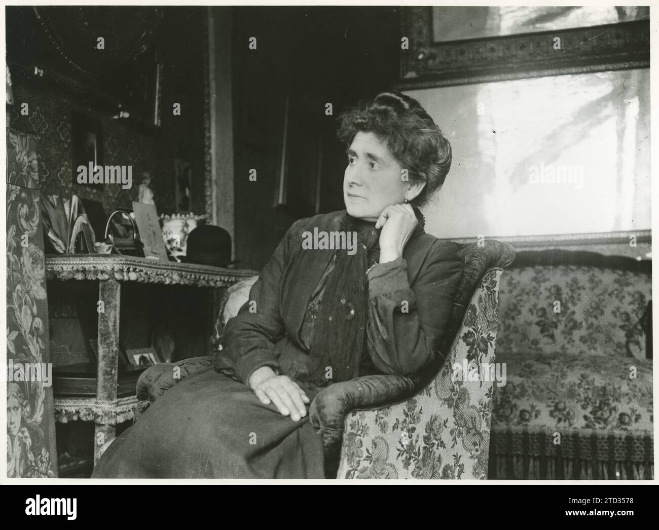 01/01/1910. María del Carmen Cencio y Rodriguez, widow of the inventor ...