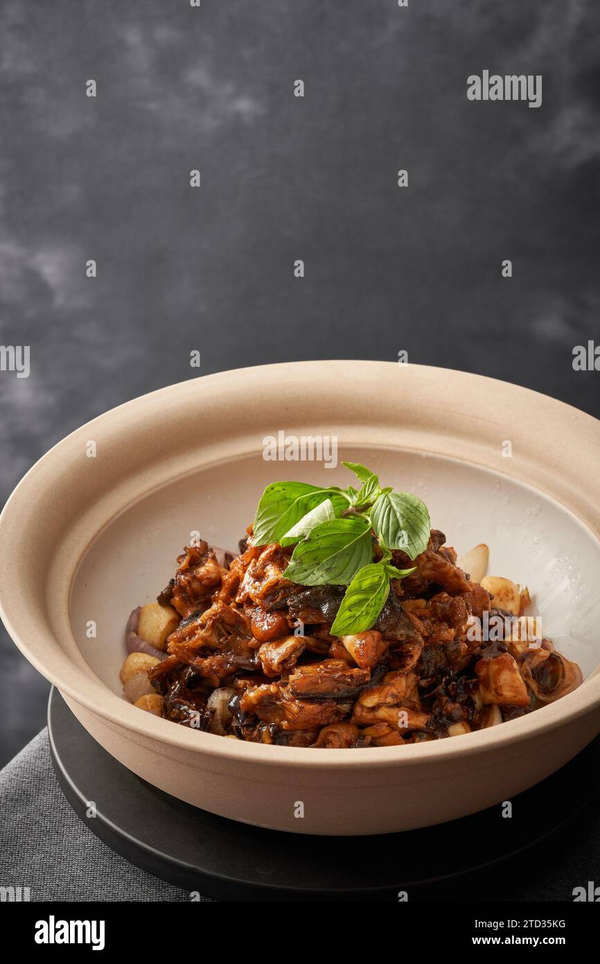 Frog with Pickled Pepper, bullfrog in sour soup，Sautéed Bullfrog with ...