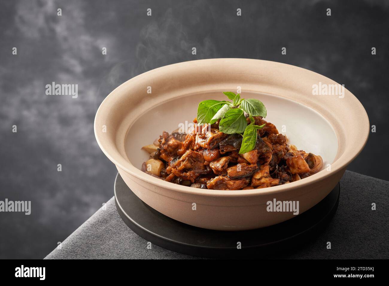 Frog with Pickled Pepper, bullfrog in sour soup，Sautéed Bullfrog with ...