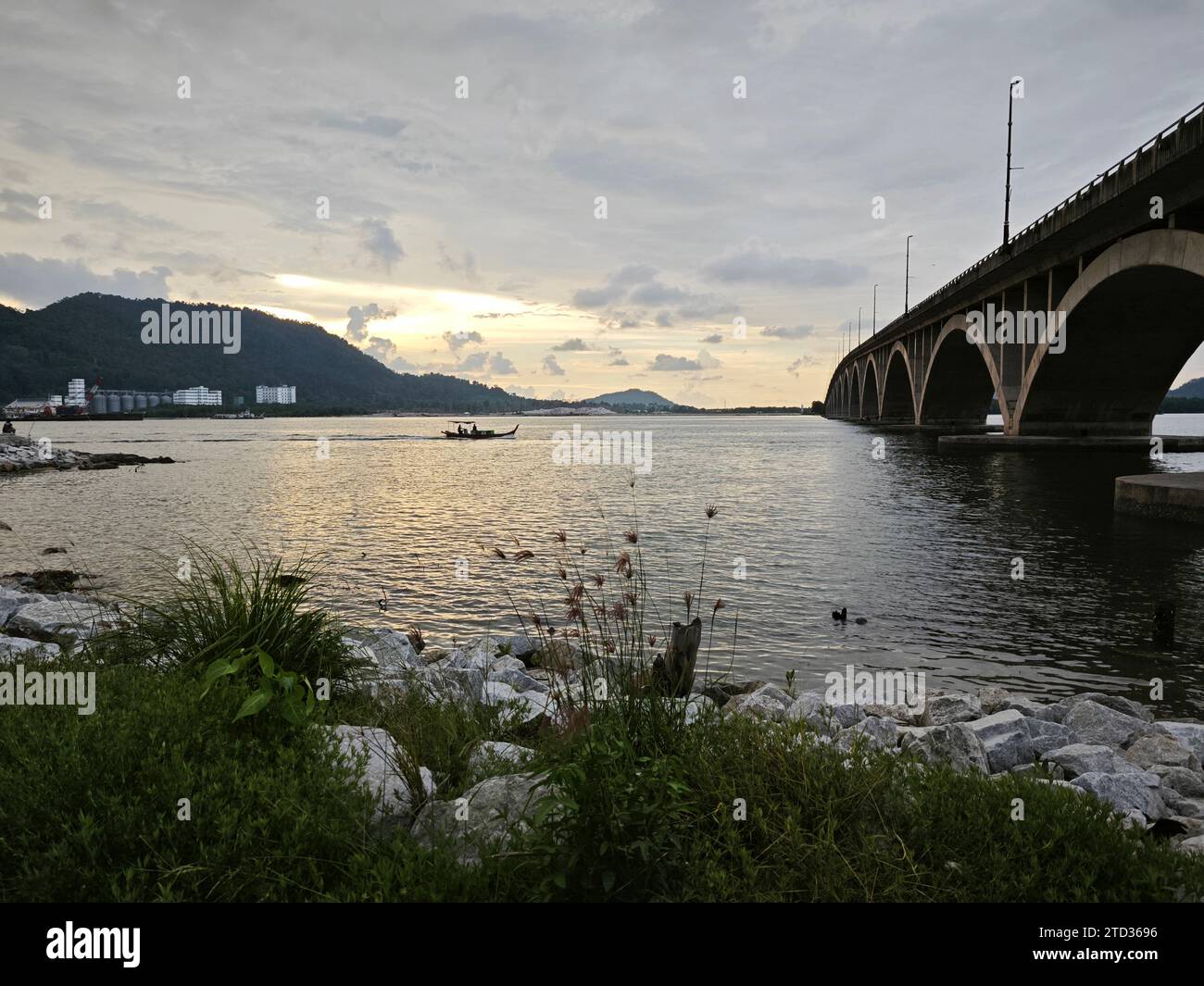 Blue bridge calm cement hi-res stock photography and images - Alamy