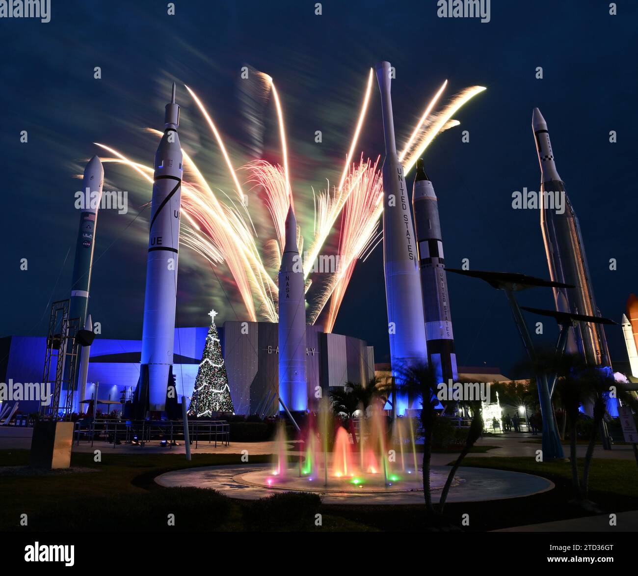 The Kennedy Space Center Visitor's Complex kicks off "Holidays in Space ...