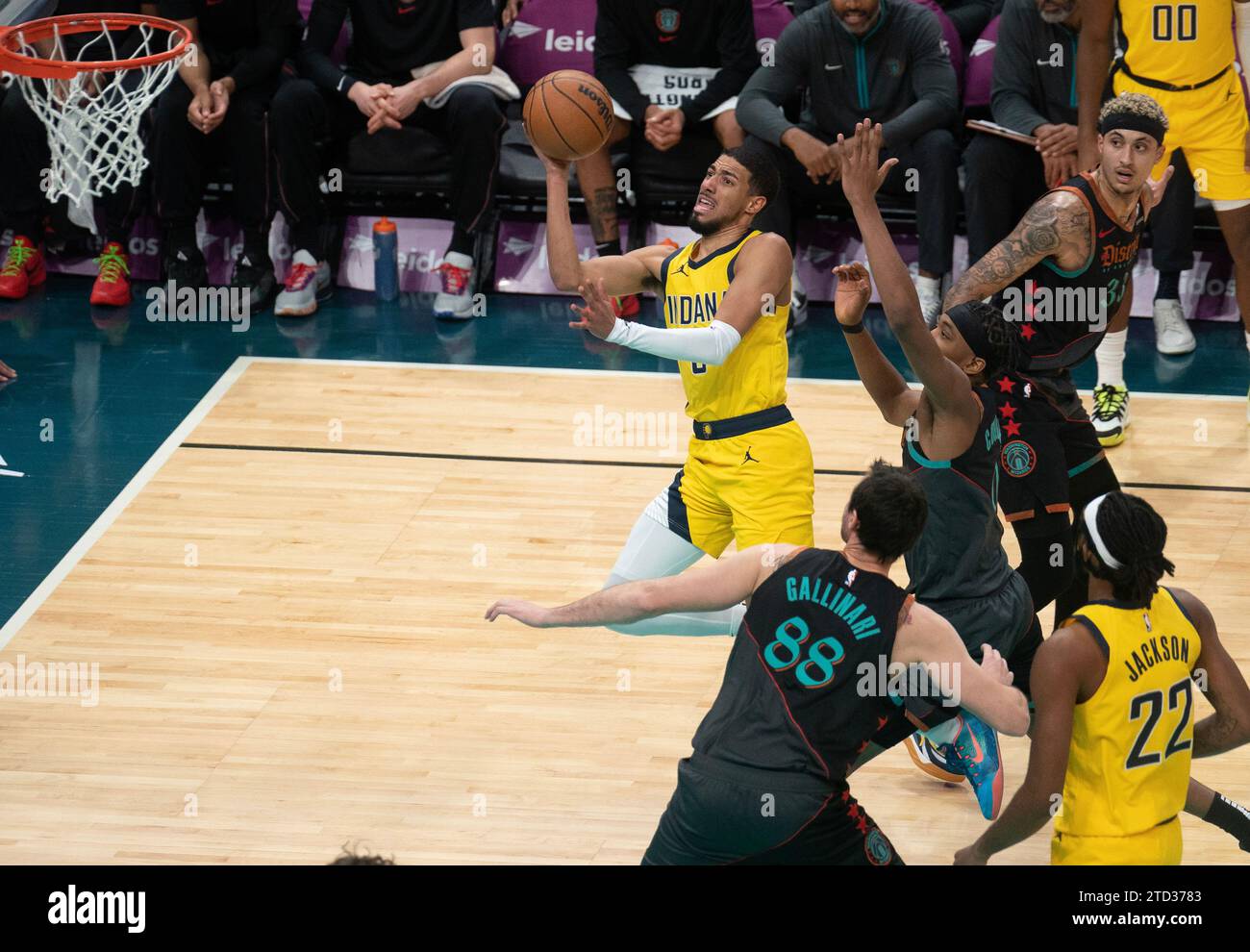 WASHINGTON, DC - DECEMBER 15: Indiana Pacers forward Bruce Brown (11 ...