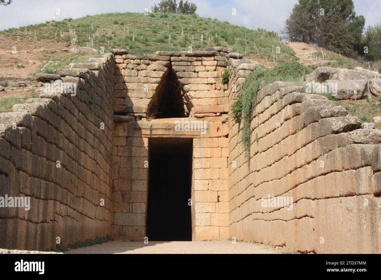 The Treasury of Atreus at Mycenae, Greece Stock Photo - Alamy