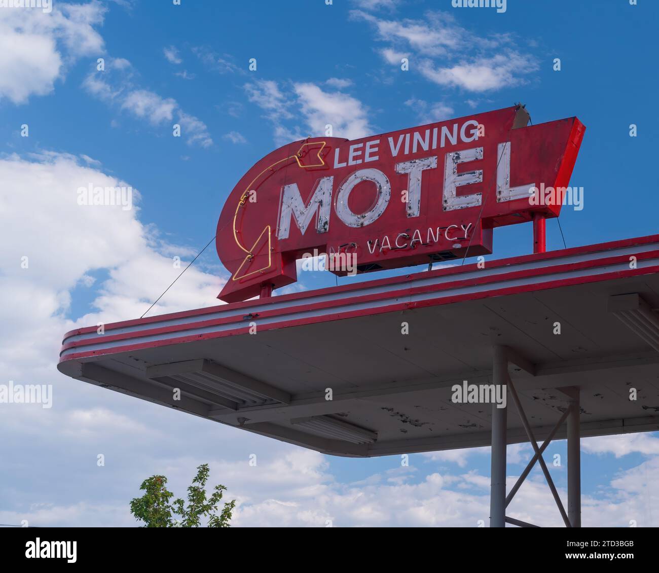 Vintage motel sign hi-res stock photography and images - Alamy