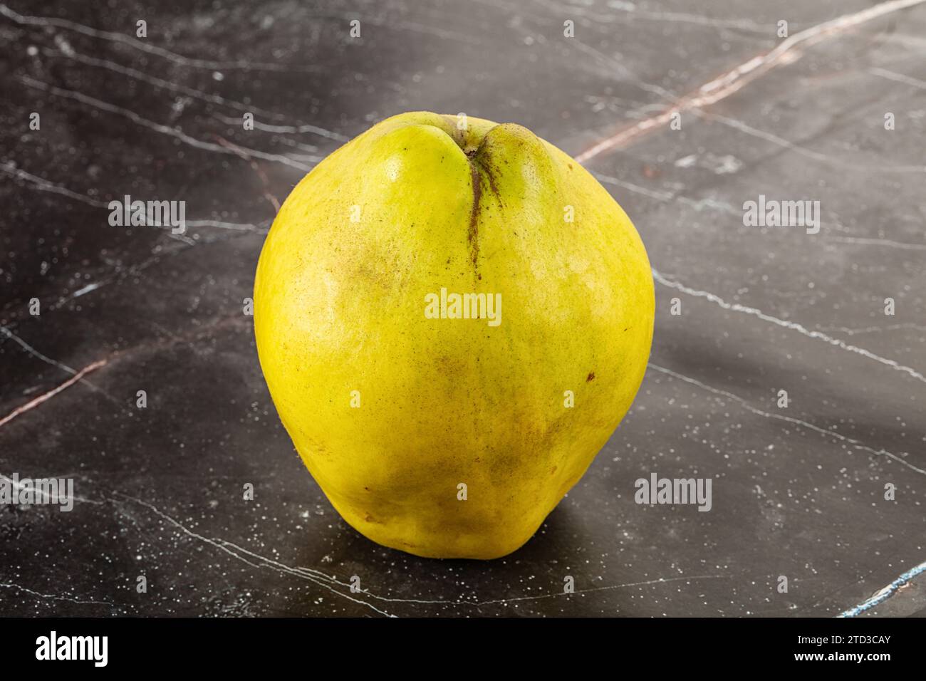 Ripe sweet organic quince yellow fruit Stock Photo - Alamy