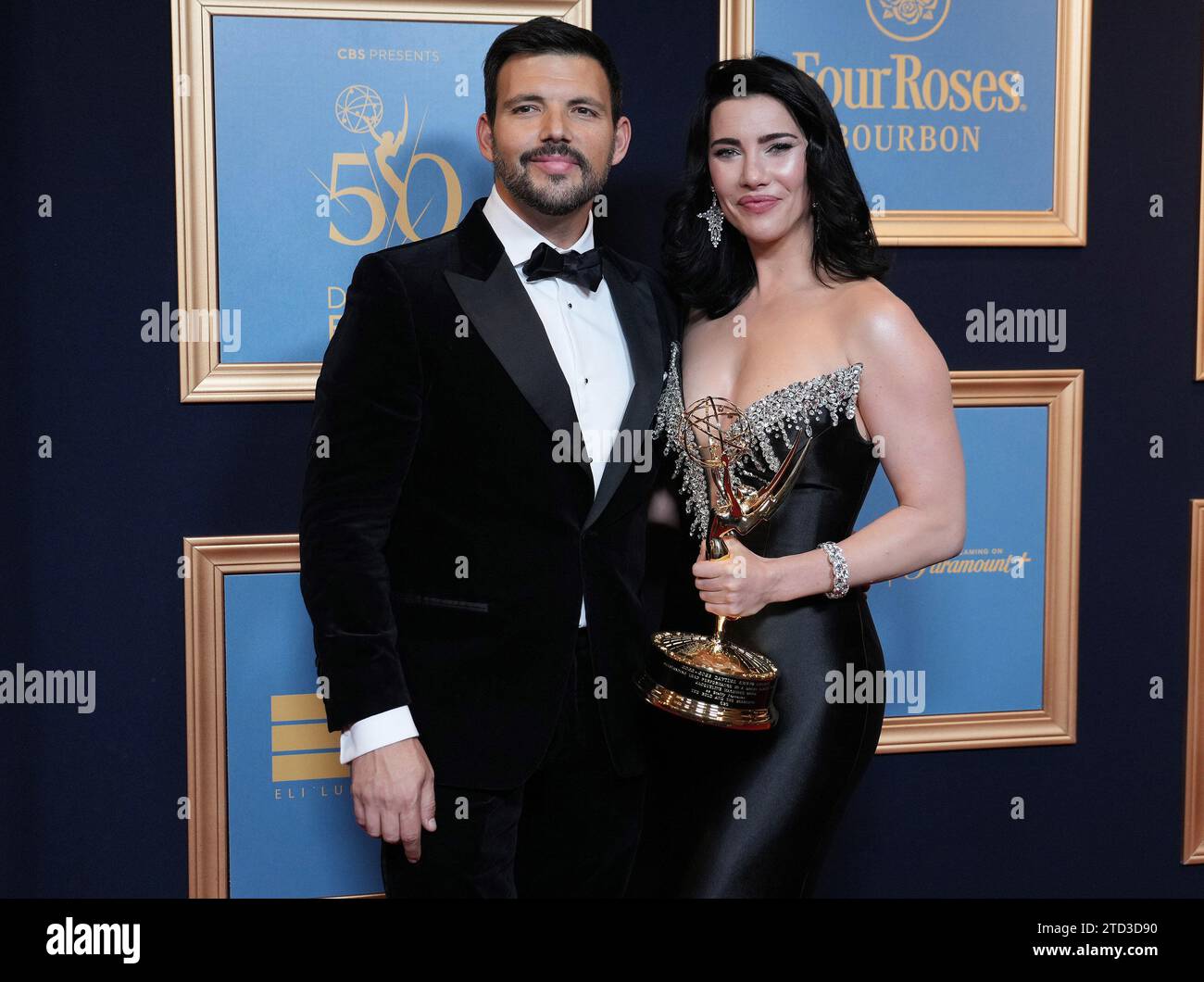 (L-R) Elan Ruspoli and Jacqueline MacInnes Wood poses with the award ...