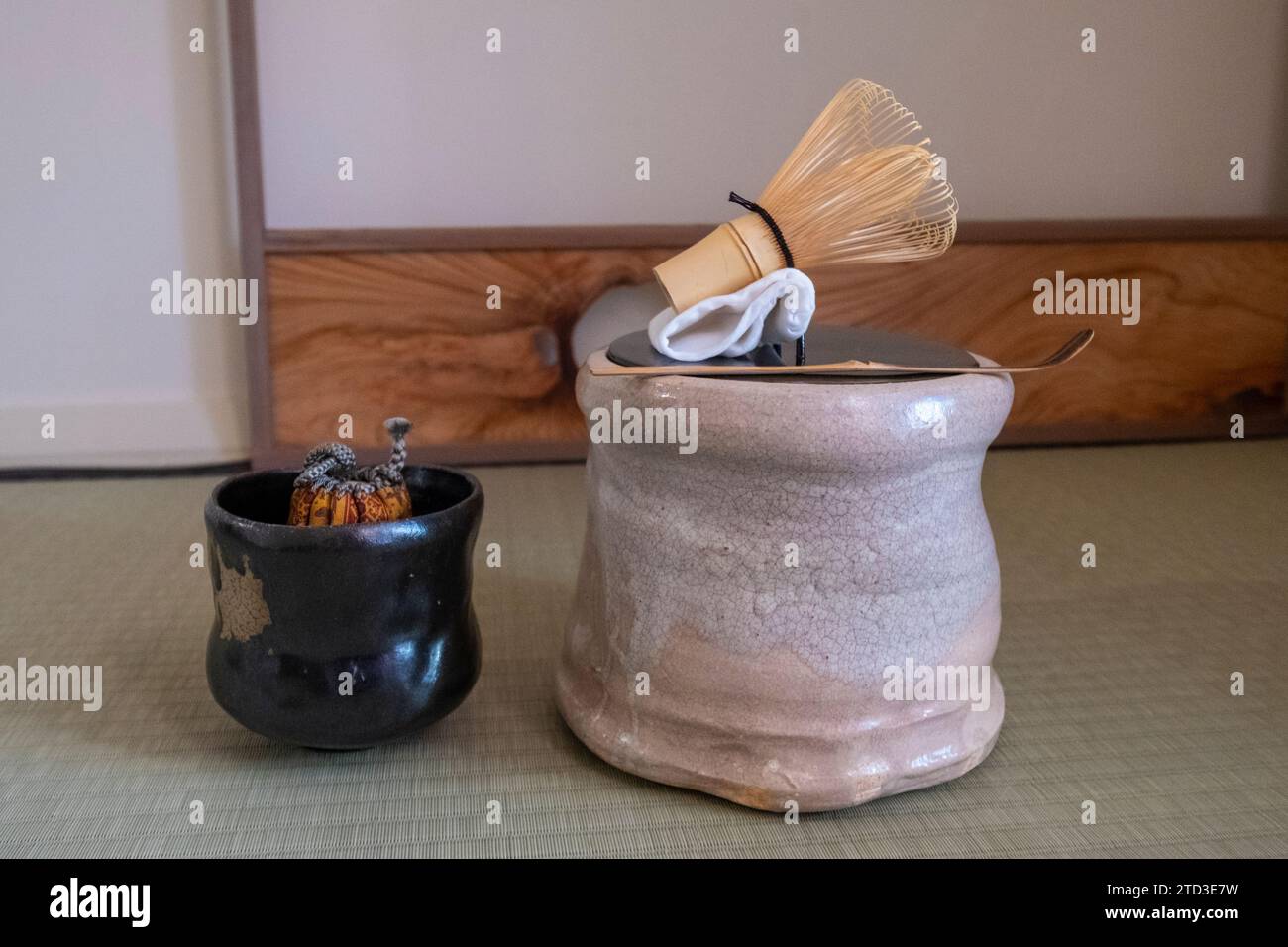 Japanese tea utensils hi-res stock photography and images - Alamy