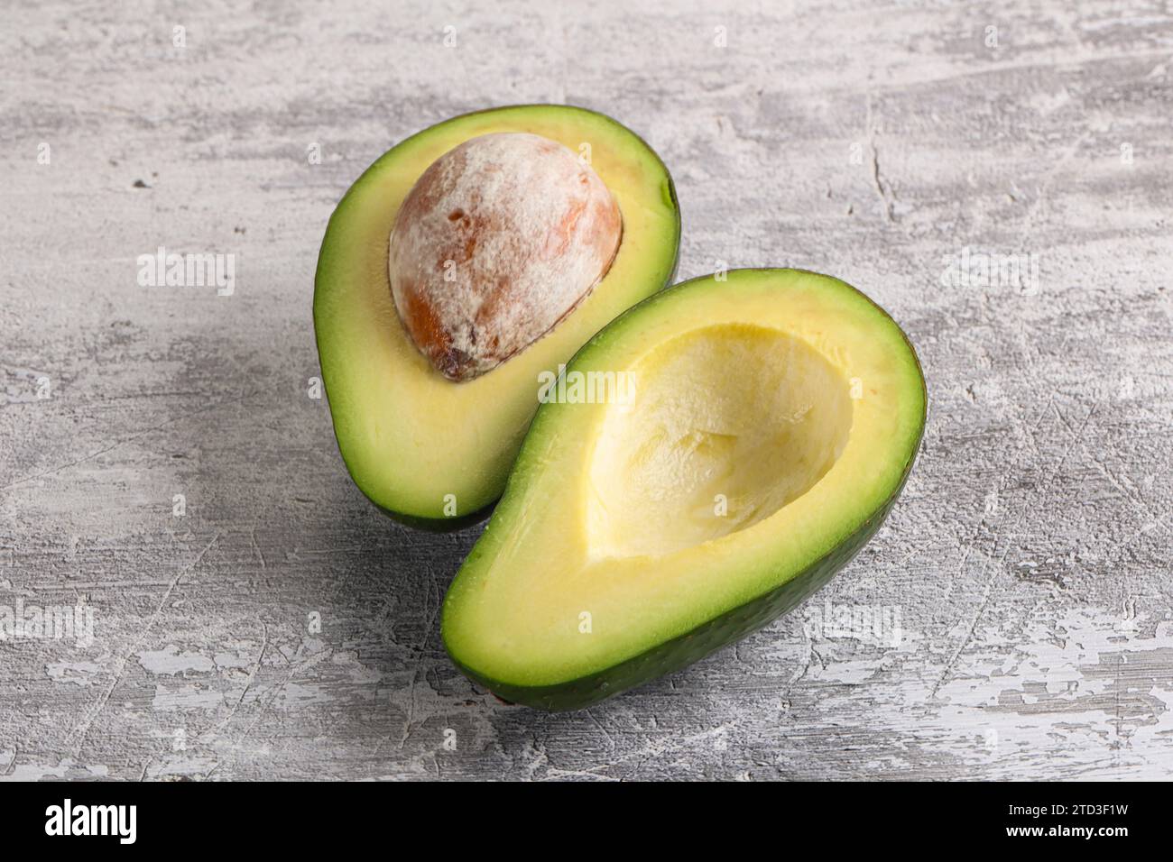 Ripe raw exotic avocado fruit slice Stock Photo - Alamy