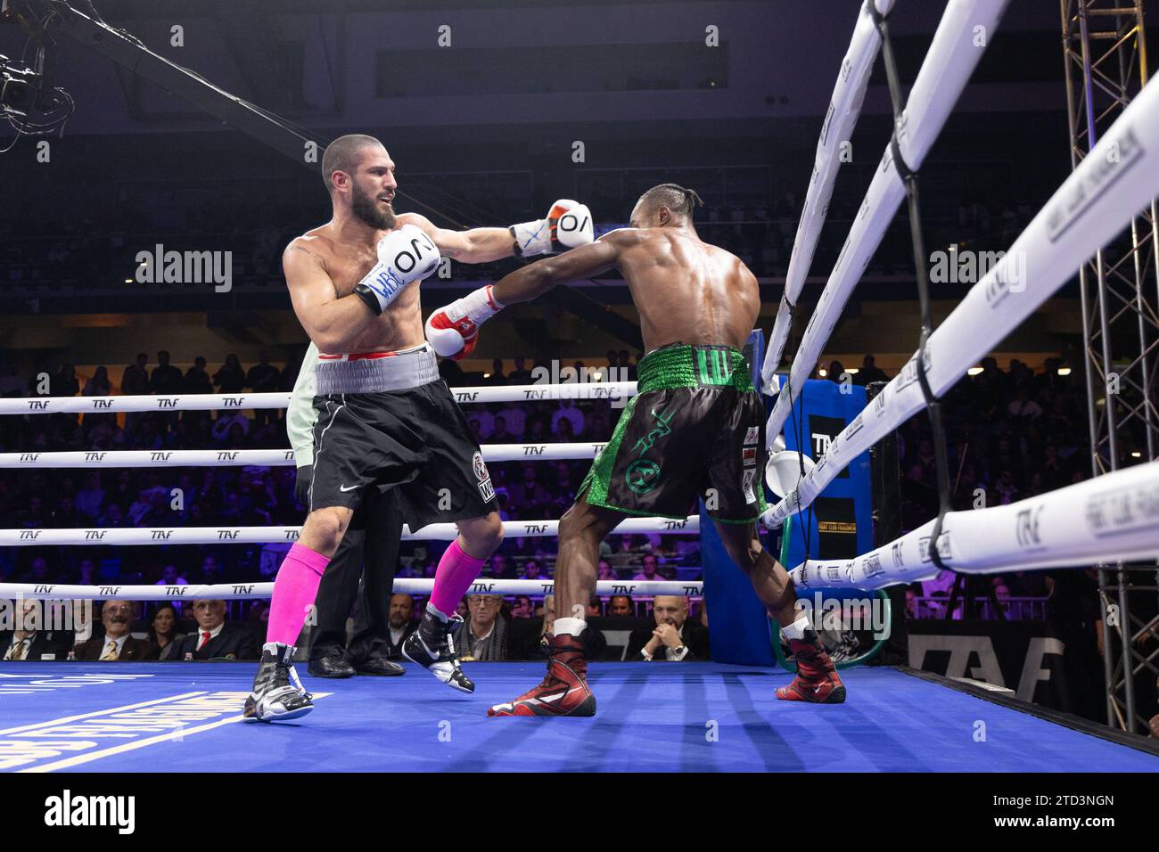 WBC Mediterranean title -Medium heavy - 15/12/2023 â€“ Allianz Cloud ...