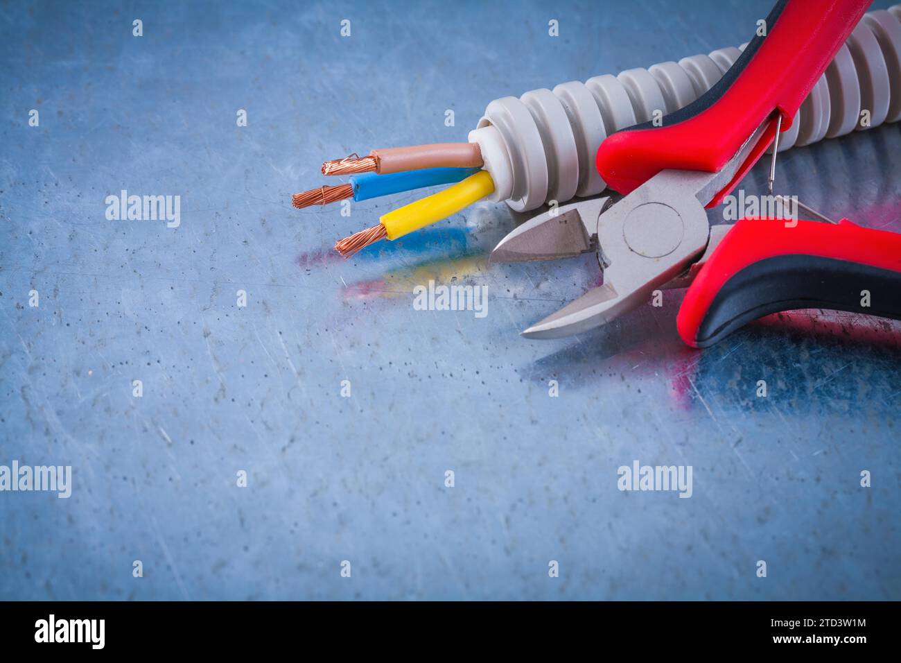 Copper cable cables hi-res stock photography and images - Alamy