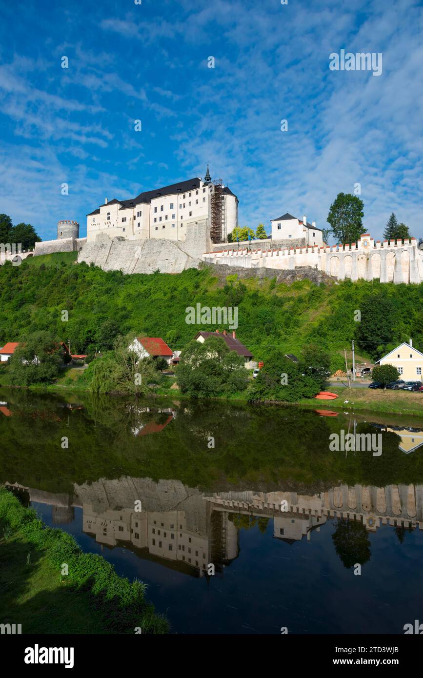 Castle reflected in the river, Cesky Sternberk, Cesky Sternberk, Bohemian Sternberg, River ...