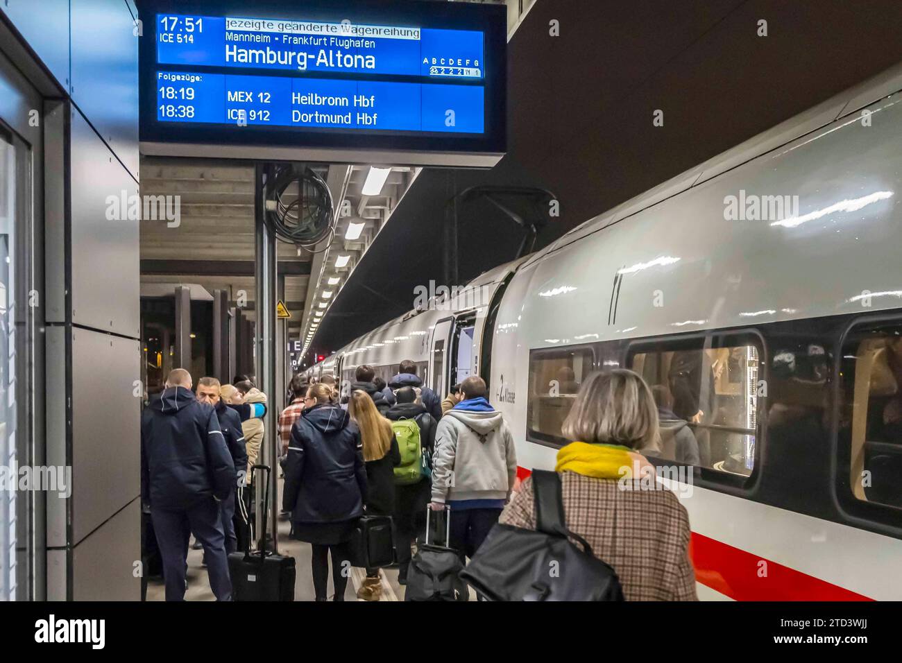 Schne Stuttgart Hauptbahnhof Ankunft Ebenbild