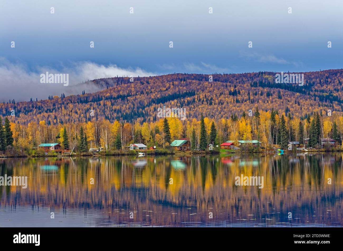 Birch Lake with weekend cottage, Richardson Highway, reflections ...