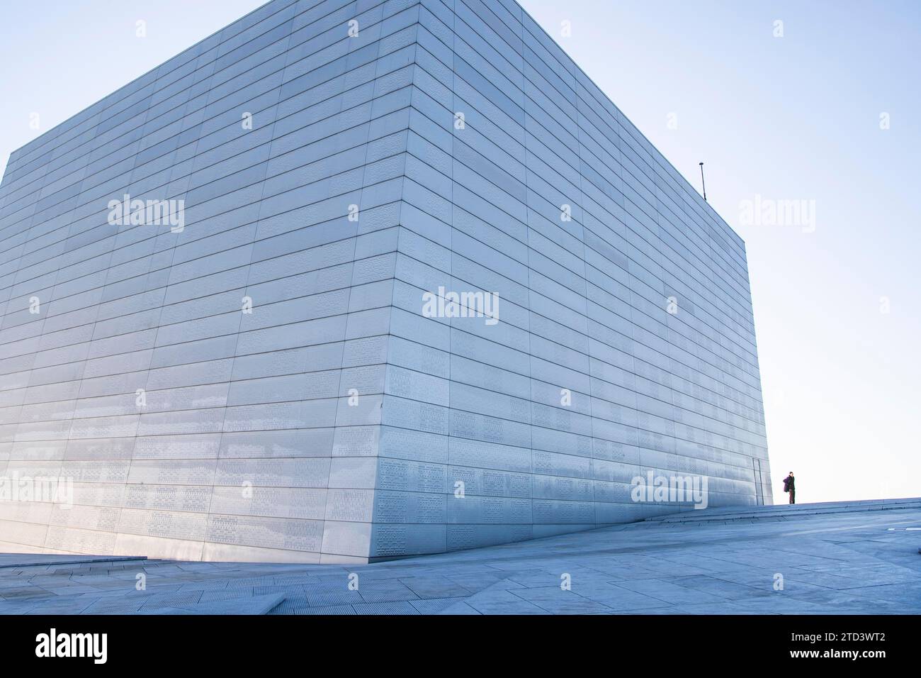 Oslo opera house roof hi-res stock photography and images - Alamy