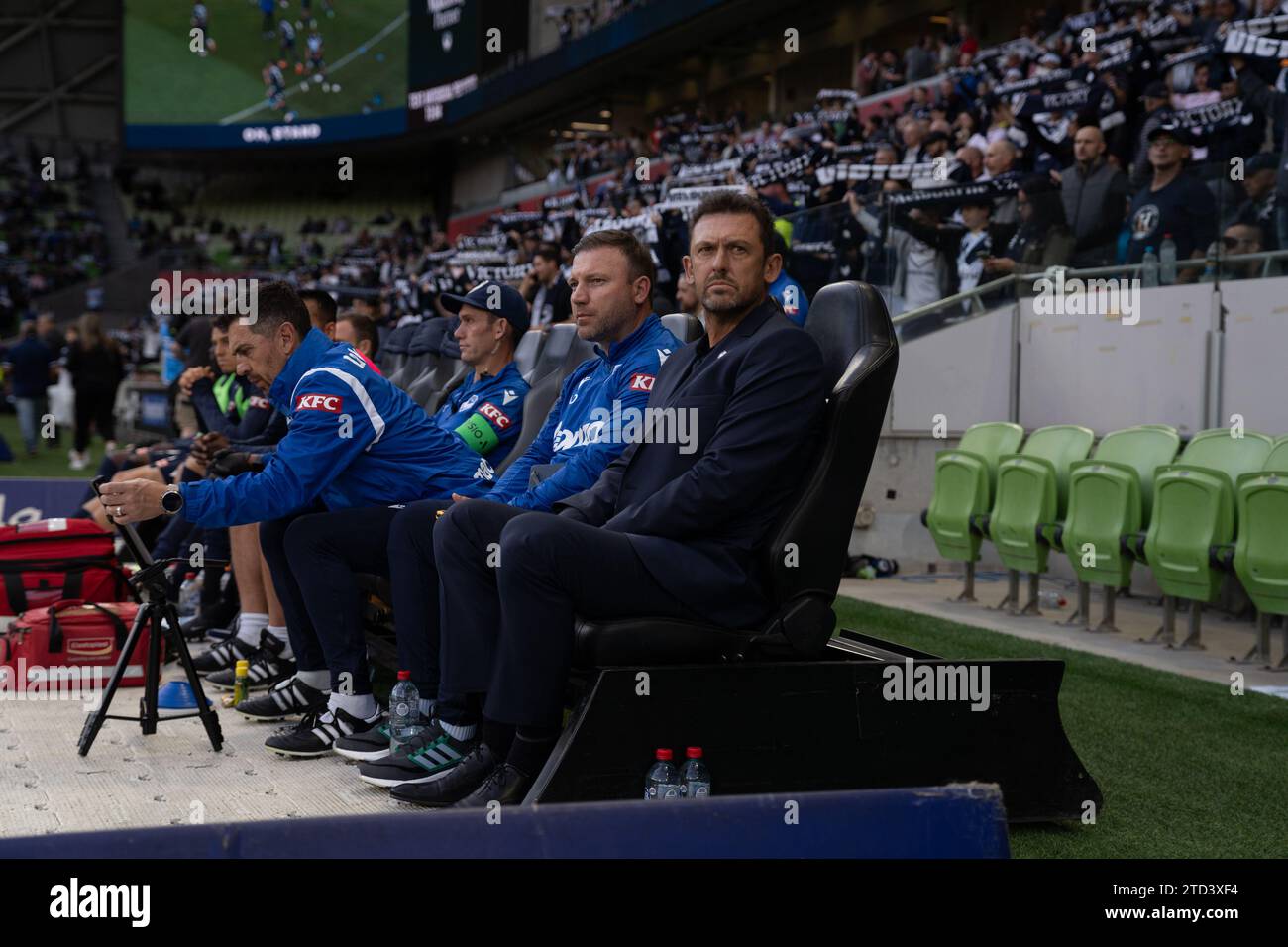 Melbourne victory head coach tony popovic hi-res stock photography and ...
