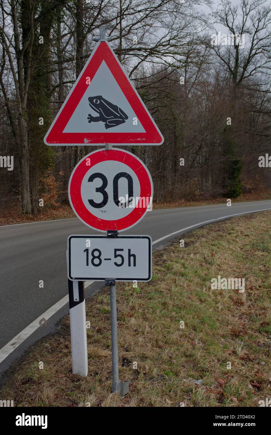 Temporary traffic sign: Toad migration in spring, speed limit, speed ...