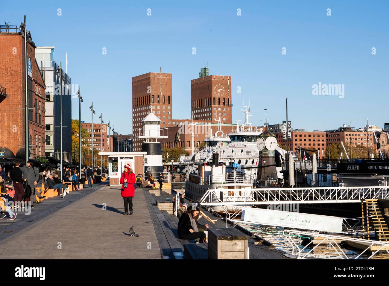 Harbour promenade with city hall, Oslo, Norway Stock Photo - Alamy