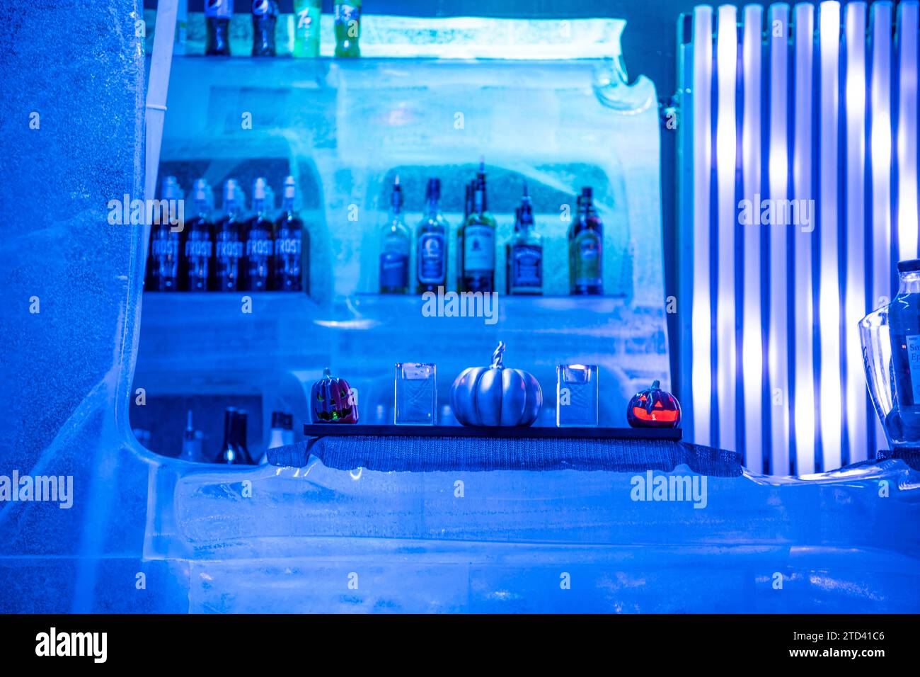 Ice bar hi-res stock photography and images - Alamy