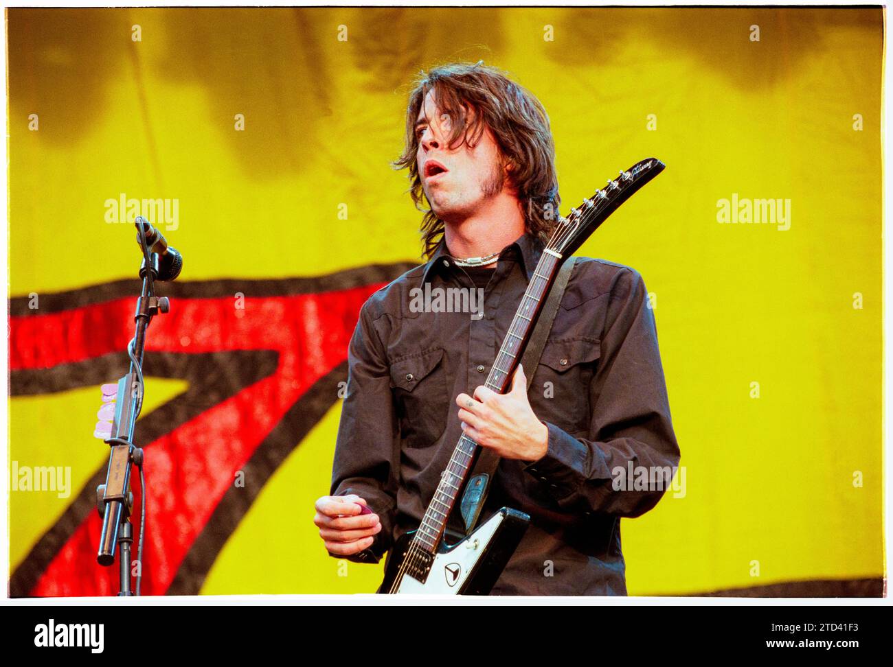 Foo fighters 1999 hi-res stock photography and images - Alamy