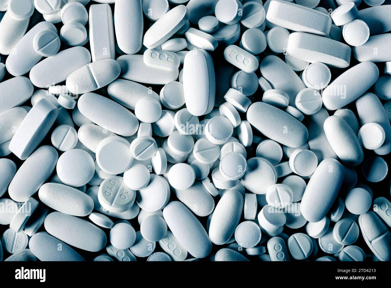 White pills and tablets, medication background Stock Photo - Alamy
