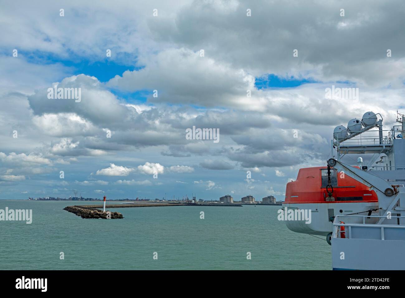 Ferry entering the harbour, Dunkirk, France Stock Photo - Alamy