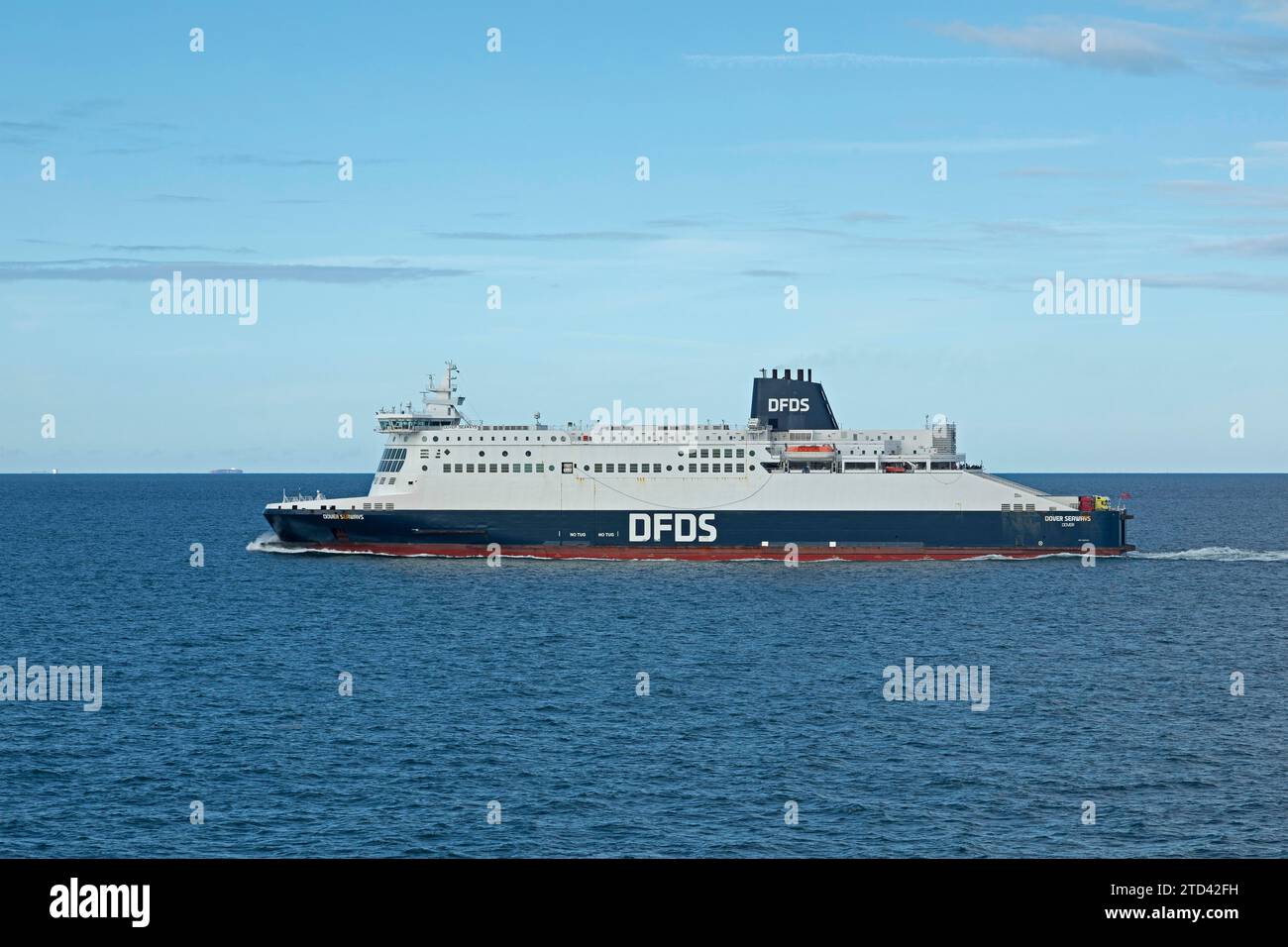 Dfds ferry service hi-res stock photography and images - Alamy