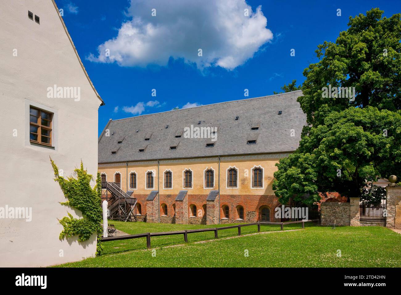Convent house hi-res stock photography and images - Alamy