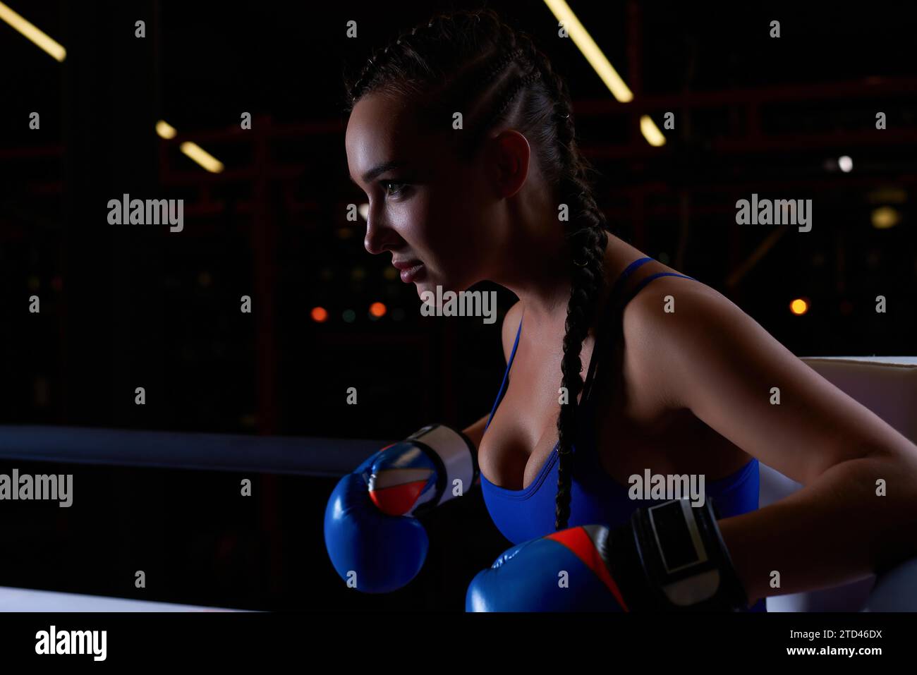 Boxing ring girl hi-res stock photography and images - Alamy
