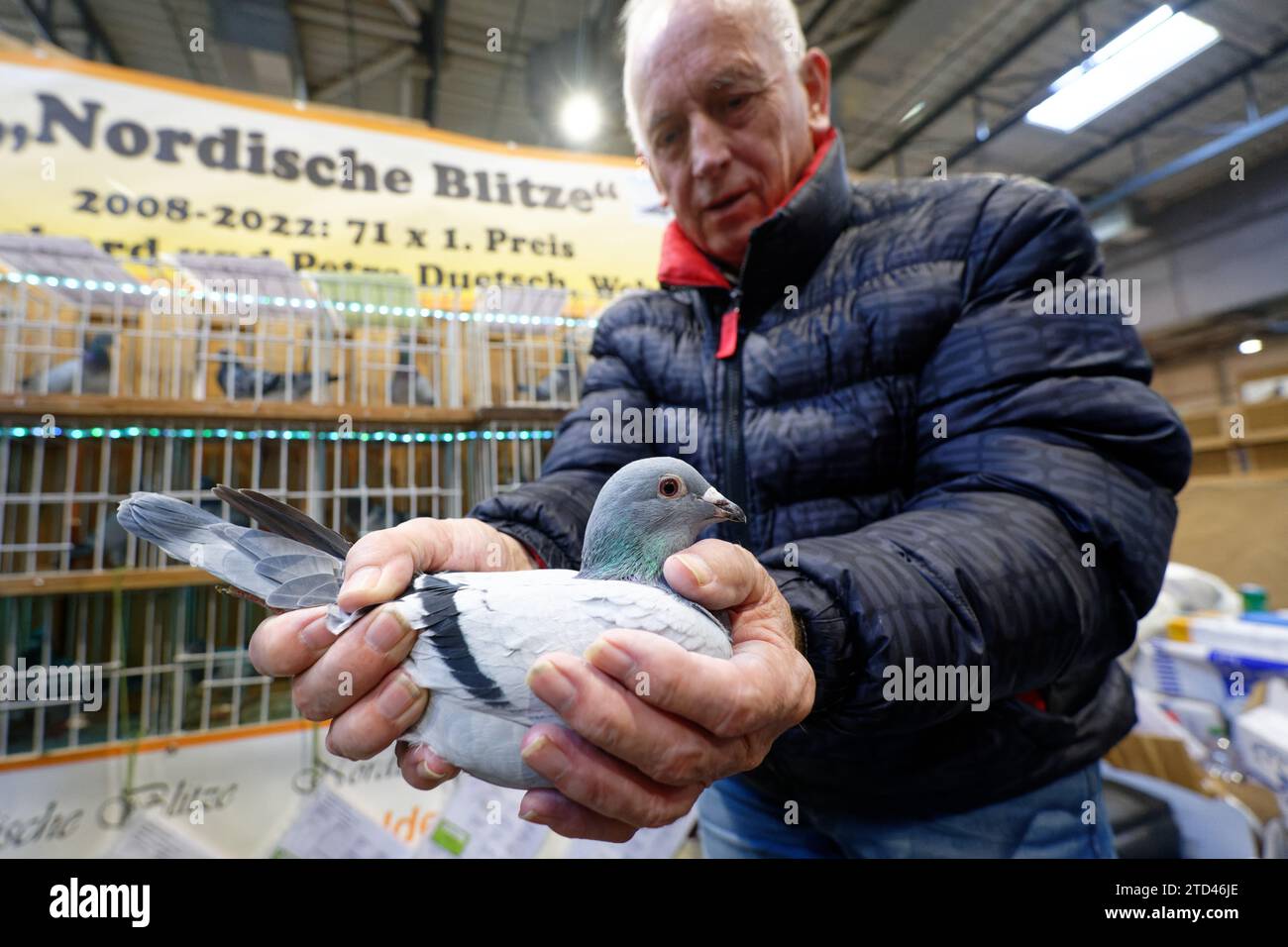 16 December 2023, North Rhine-Westphalia, Dortmund: A visitor holds one ...