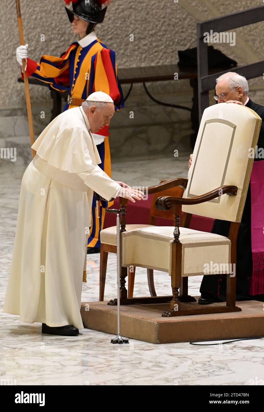 Pope Francis gives an audience to the participants of the live nativity ...